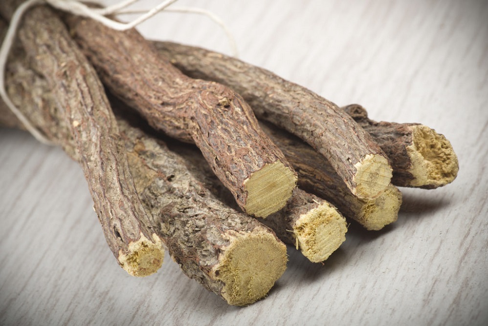 Bienfaits de la racine de réglisse sur la santé - DrSoleil